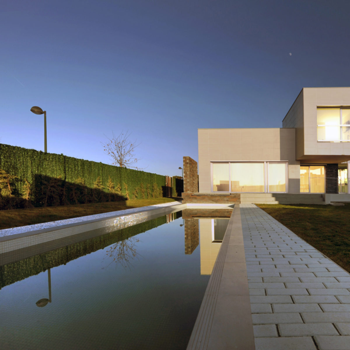 fragmented house: the front porch | AQSO